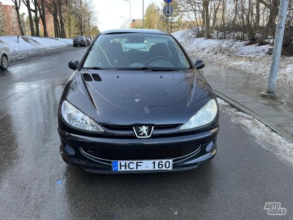 Peugeot 206 2007 Viļņa, ar dzinēja tilpumu 1.40 L un nobraukumu 112 tūkst. km par 850 €, foto 1 vietnē AUTOMOTO.COM.LV
