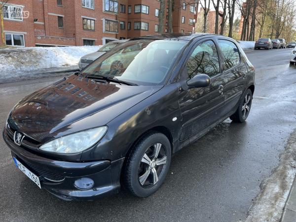 Peugeot 206 2007 Viļņa, ar dzinēja tilpumu 1.40 L un nobraukumu 112 tūkst. km par 850 €, foto 2 vietnē AUTOMOTO.COM.LV