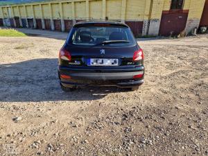 Peugeot 206 2010 Viļņa, ar dzinēja tilpumu 1.40 L un nobraukumu 120 tūkst. km par 350 €, foto 7 vietnē AUTOMOTO.COM.LV