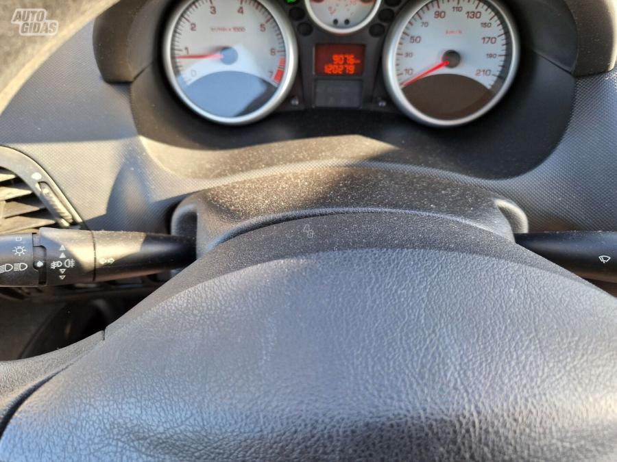 Peugeot 206 2010 Viļņa, ar dzinēja tilpumu 1.40 L un nobraukumu 120 tūkst. km par 350 €, foto 10 vietnē AUTOMOTO.COM.LV