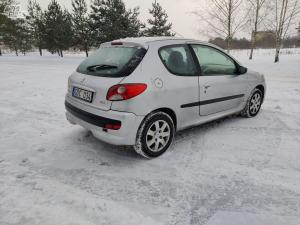 Peugeot 206 2012 in Marijampole, with an engine capacity of 1.40 L and mileage of 234 thousand km for 1300 €, photo 5 on AUTOMOTO.COM.LV