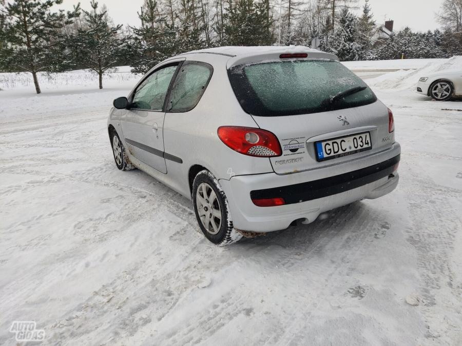 Peugeot 206 2012 in Marijampole, with an engine capacity of 1.40 L and mileage of 234 thousand km for 1300 €, photo 6 on AUTOMOTO.COM.LV