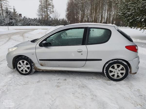 Peugeot 206 2012 in Marijampole, with an engine capacity of 1.40 L and mileage of 234 thousand km for 1300 €, photo 7 on AUTOMOTO.COM.LV