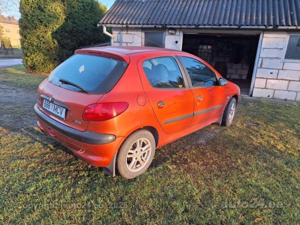 Oranžs Peugeot 206 2001 Tallina, ar dzinēja tilpumu 1.10 L un nobraukumu 156 tūkst. km par 600 €, foto 4 vietnē AUTOMOTO.COM.LV