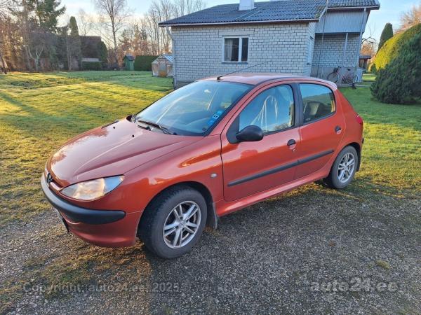 Orange Peugeot 206 2001 in Tallinn, with an engine capacity of 1.10 L and mileage of 156 thousand km for 600 €, photo 2 on AUTOMOTO.COM.LV