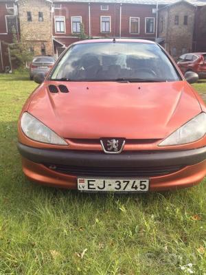 Orange Peugeot 206 2001 in Riga, with an engine capacity of 1.40 L and mileage of 164 thousand km for 950 €, photo 7 on AUTOMOTO.COM.LV