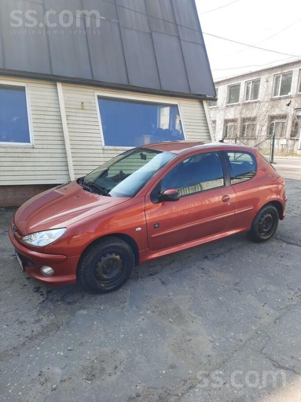 Sarkans Peugeot 206 2007 Rīga, ar dzinēja tilpumu 1.40 L un nobraukumu 214 tūkst. km par 1005 €, foto 4 vietnē AUTOMOTO.COM.LV