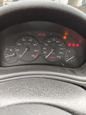 Красный Пежо 206 2001 в Таллин, объемом двигателя 1.40 л и пробегом 119 тыс. км за 650 €, фото 11 на AUTOMOTO.COM.LV