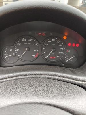 Красный Пежо 206 2001 в Таллин, объемом двигателя 1.40 л и пробегом 119 тыс. км за 650 €, фото 22 на AUTOMOTO.COM.LV