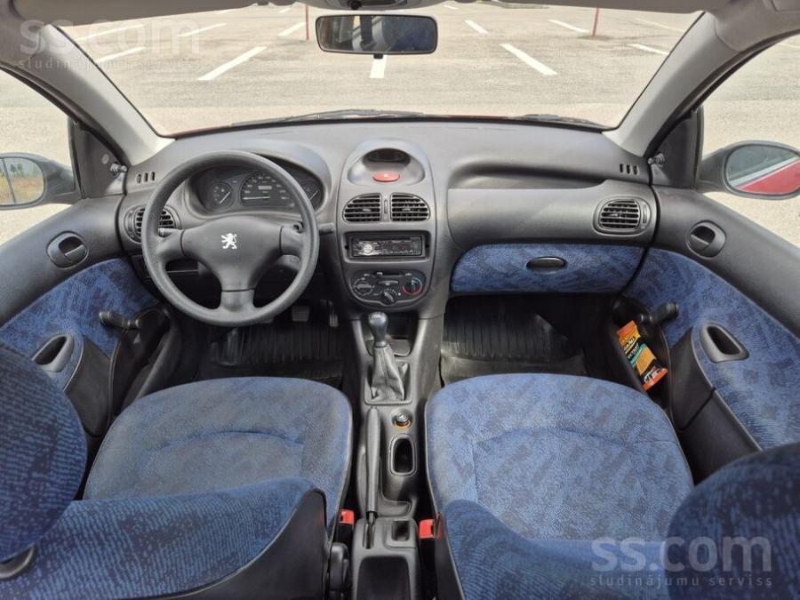 Красный Пежо 206 2001 в Рига, объемом двигателя 1.10 л и пробегом 49 тыс. км за 1650 €, фото 15 на AUTOMOTO.COM.LV