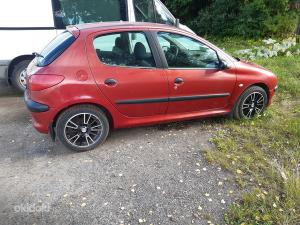 Sarkans Peugeot 206 2002 Veru, ar dzinēja tilpumu 44.00 L un nobraukumu 128 tūkst. km par 1800 €, foto 6 vietnē AUTOMOTO.COM.LV
