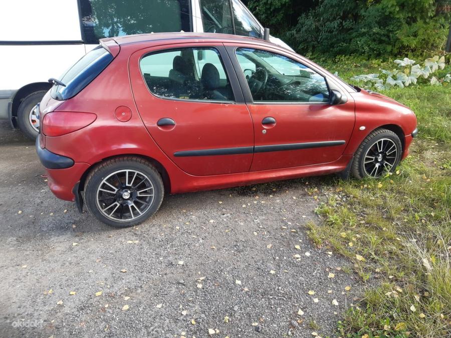Sarkans Peugeot 206 2002 Veru, ar dzinēja tilpumu 44.00 L un nobraukumu 128 tūkst. km par 1800 €, foto 14 vietnē AUTOMOTO.COM.LV
