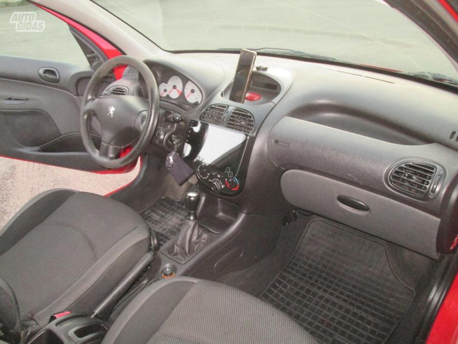 Red Peugeot 206 2008 in Kelme, with an engine capacity of 1.40 L and mileage of 190 thousand km for 1850 €, photo 11 on AUTOMOTO.COM.LV