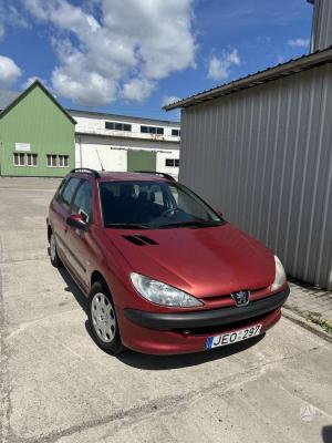 Sarkans Peugeot 206 2004 Rokiškis, ar dzinēja tilpumu 1.40 L un nobraukumu 271 tūkst. km par 300 €, foto 3 vietnē AUTOMOTO.COM.LV