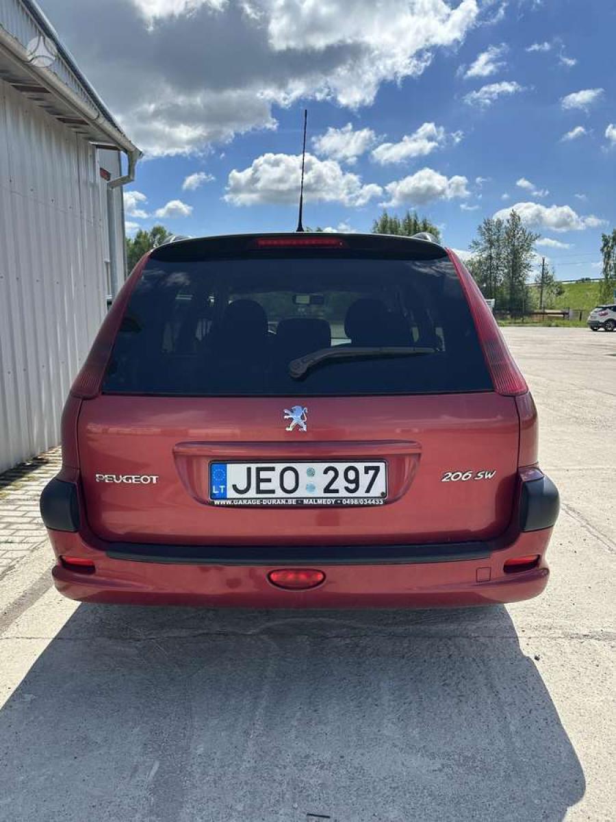 Sarkans Peugeot 206 2004 Rokiškis, ar dzinēja tilpumu 1.40 L un nobraukumu 271 tūkst. km par 300 €, foto 7 vietnē AUTOMOTO.COM.LV
