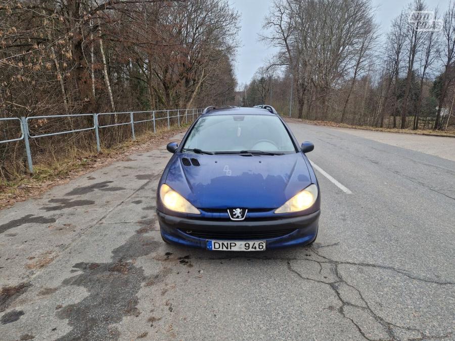 Peugeot 206 2002 Viļņa, ar dzinēja tilpumu 2.00 L un nobraukumu 2240 tūkst. km par 550 €, foto 1 vietnē AUTOMOTO.COM.LV