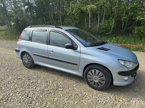 Peugeot 206 2002 Akmenė, ar dzinēja tilpumu 2.00 L un nobraukumu 320 tūkst. km par 350 €, foto 1 vietnē AUTOMOTO.COM.LV