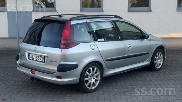 Peugeot 206 2003 in Jelgava, with an engine capacity of 2.00 L and mileage of 199 thousand km for 1190 €, photo 4 on AUTOMOTO.COM.LV