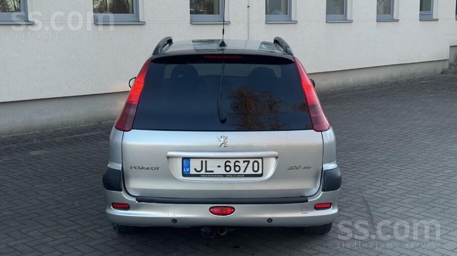 Peugeot 206 2003 in Jelgava, with an engine capacity of 2.00 L and mileage of 199 thousand km for 1190 €, photo 6 on AUTOMOTO.COM.LV