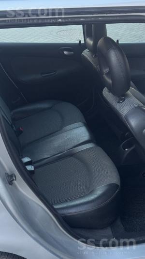 Peugeot 206 2003 in Jelgava, with an engine capacity of 2.00 L and mileage of 199 thousand km for 1190 €, photo 11 on AUTOMOTO.COM.LV