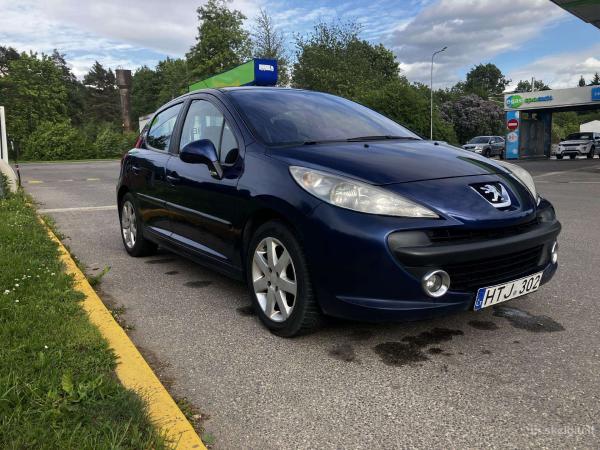 Violets Peugeot 206 2006 Viļņa, ar dzinēja tilpumu 1.60 L un nobraukumu 196 tūkst. km par 1200 €, foto 2 vietnē AUTOMOTO.COM.LV