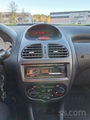 White Peugeot 206 2003 in Madona, with an engine capacity of 1.10 L and mileage of 147 thousand km for 1281 €, photo 6 on AUTOMOTO.COM.LV