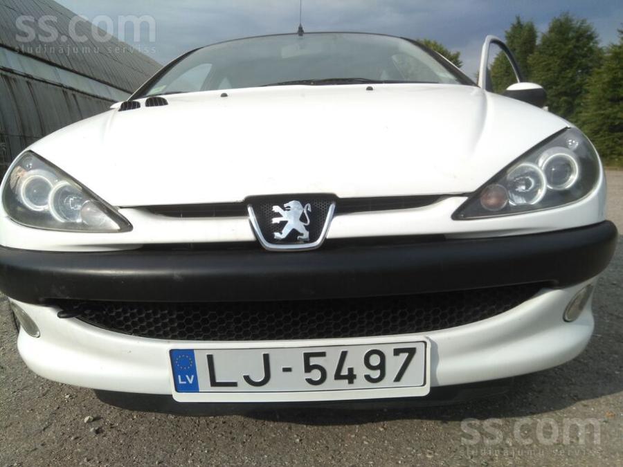 White Peugeot 206 2003 in Madona, with an engine capacity of 1.10 L and mileage of 147 thousand km for 1281 €, photo 10 on AUTOMOTO.COM.LV