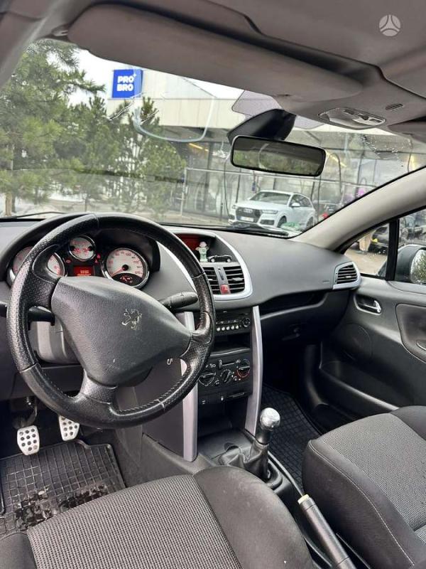 Black Peugeot 207 2007 in Vilnius, with an engine capacity of 1.60 L and mileage of 198 thousand km for 2499 €, photo 9 on AUTOMOTO.COM.LV