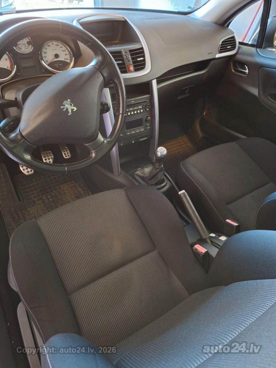 Black Peugeot 207 2007 in Tallinn, with an engine capacity of 1.60 L and mileage of 150 thousand km for 2500 €, photo 9 on AUTOMOTO.COM.LV