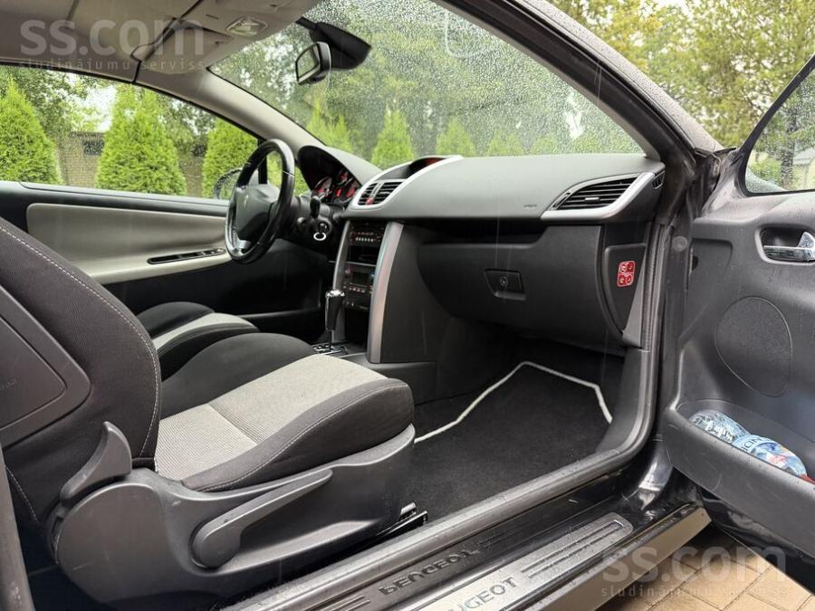 Black Peugeot 207 2009 in Riga, with an engine capacity of 1.60 L and mileage of 183 thousand km for 1650 €, photo 9 on AUTOMOTO.COM.LV