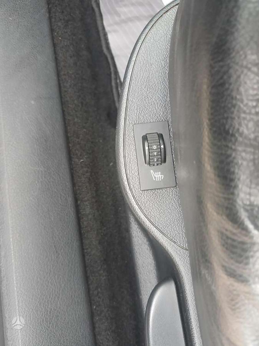 Black Peugeot 207 2010 in Kelme, with an engine capacity of 1.60 L and mileage of 158 thousand km for 3050 €, photo 20 on AUTOMOTO.COM.LV