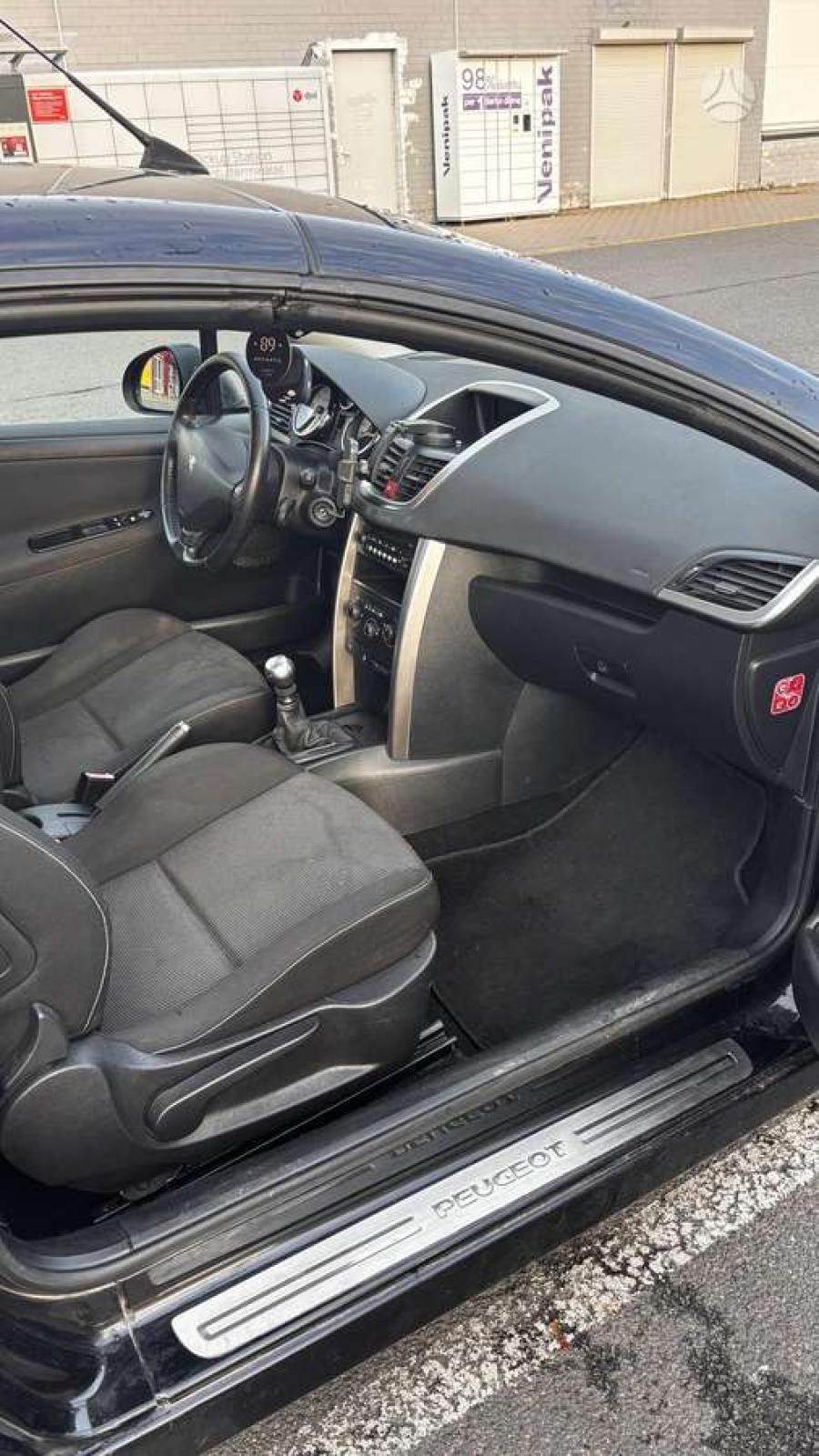 Melns Peugeot 207 2010 Viļņa, ar dzinēja tilpumu 1.60 L un nobraukumu 190 tūkst. km par 1700 €, foto 6 vietnē AUTOMOTO.COM.LV