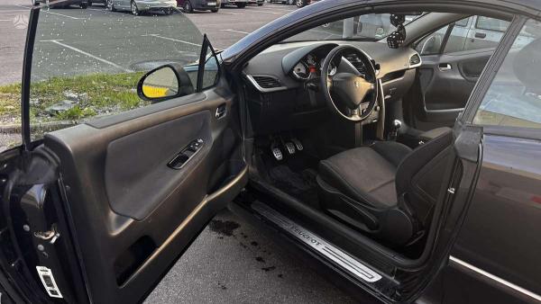 Melns Peugeot 207 2010 Viļņa, ar dzinēja tilpumu 1.60 L un nobraukumu 190 tūkst. km par 1700 €, foto 9 vietnē AUTOMOTO.COM.LV