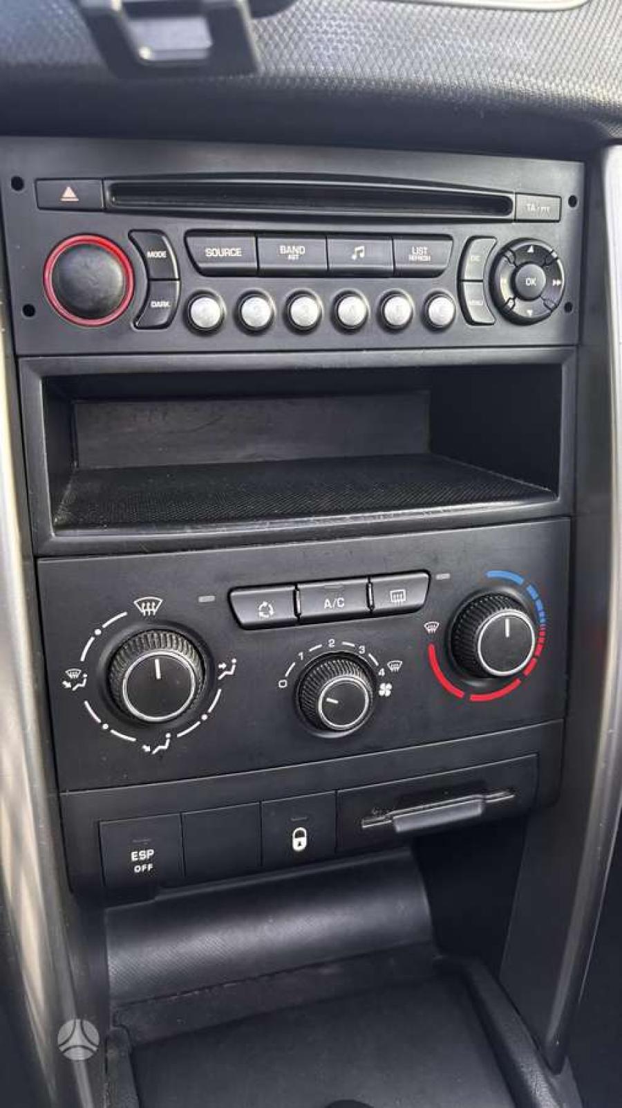 Melns Peugeot 207 2010 Viļņa, ar dzinēja tilpumu 1.60 L un nobraukumu 190 tūkst. km par 1700 €, foto 24 vietnē AUTOMOTO.COM.LV