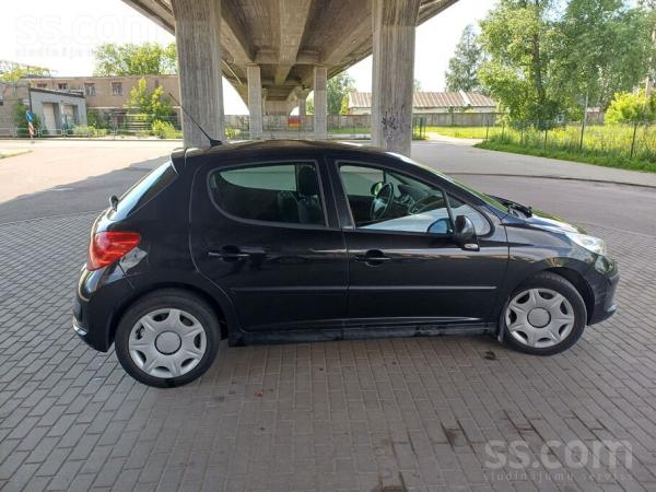 Melns Peugeot 207 2006 Daugavpils, ar dzinēja tilpumu 1.40 L un nobraukumu 175 tūkst. km par 1450 €, foto 5 vietnē AUTOMOTO.COM.LV