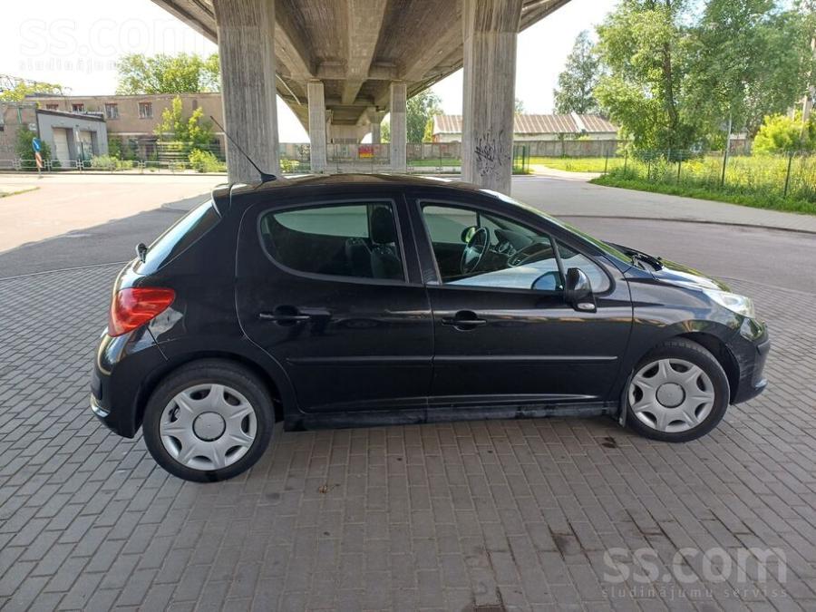 Melns Peugeot 207 2006 Daugavpils, ar dzinēja tilpumu 1.40 L un nobraukumu 175 tūkst. km par 1450 €, foto 5 vietnē AUTOMOTO.COM.LV