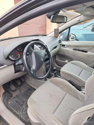 Black Peugeot 207 2006 in Klaipeda, with an engine capacity of 1.50 L and mileage of 299 thousand km for 950 €, photo 5 on AUTOMOTO.COM.LV