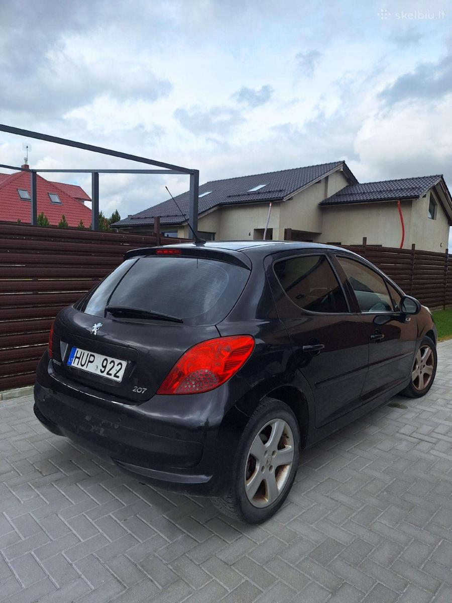Black Peugeot 207 2006 in Klaipeda, with an engine capacity of 1.50 L and mileage of 299 thousand km for 950 €, photo 9 on AUTOMOTO.COM.LV
