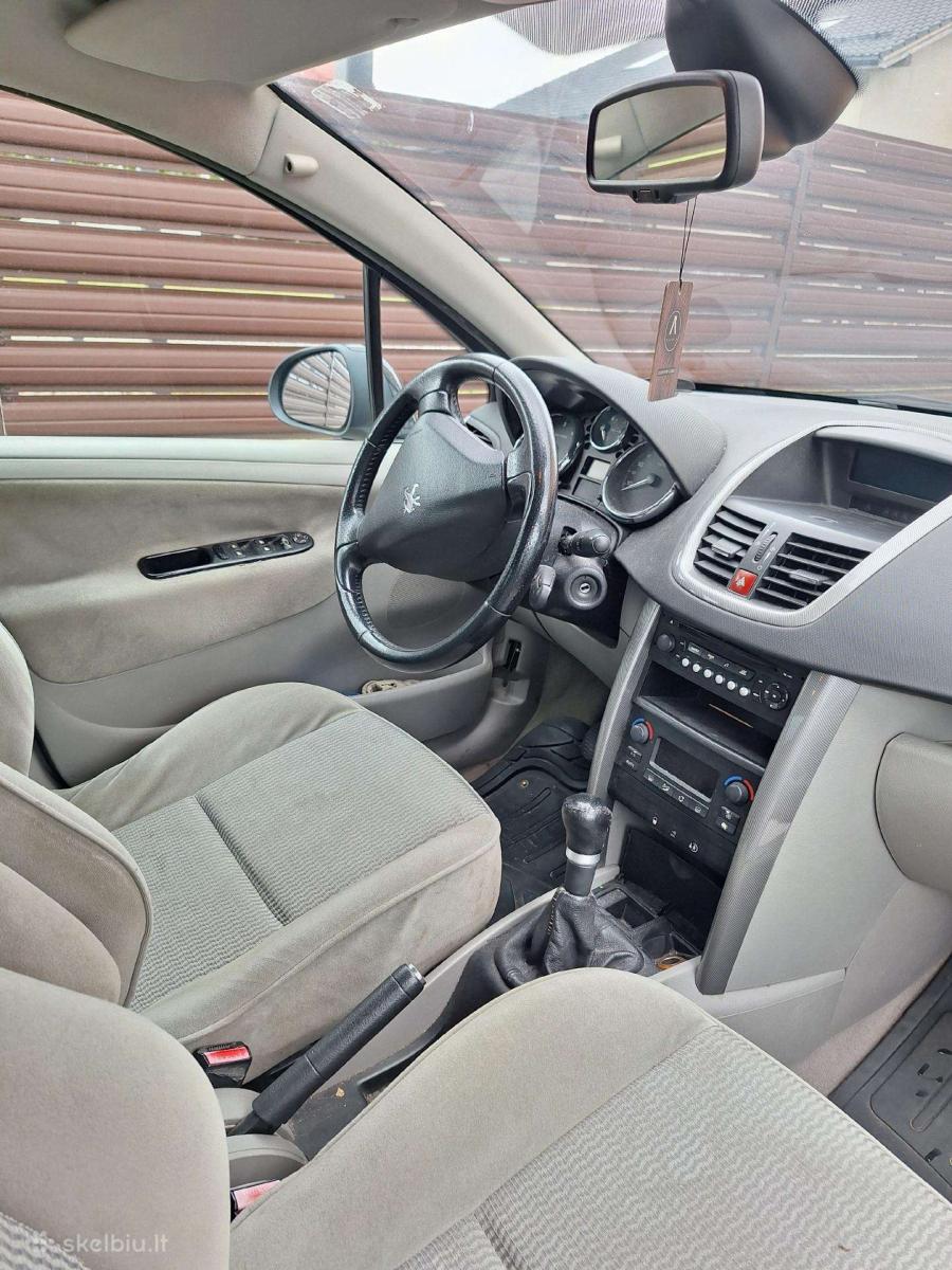 Black Peugeot 207 2006 in Klaipeda, with an engine capacity of 1.50 L and mileage of 299 thousand km for 950 €, photo 10 on AUTOMOTO.COM.LV