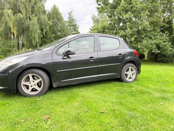 Пежо 207 2006 в Алитус на AUTOMOTO.COM.LV Черный Пежо 207 2006 в Алитус, объемом двигателя 1.60 л и пробегом 280 тыс. км за 1150 €, фото 6 на AUTOMOTO.COM.LV