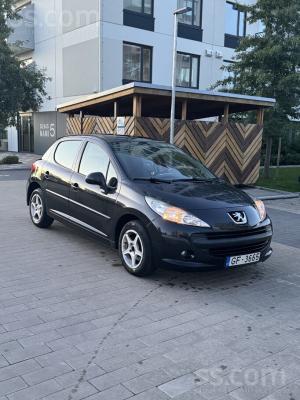 Melns Peugeot 207 2006 Rīga, ar dzinēja tilpumu 1.40 L un nobraukumu 122 tūkst. km par 1100 €, foto  vietnē AUTOMOTO.COM.LV