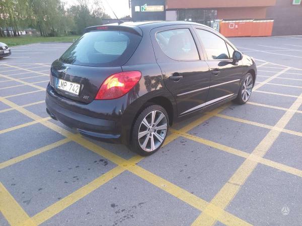 Black Peugeot 207 2007 in Vilnius, with an engine capacity of 1.56 L and mileage of 254 thousand km for 1500 €, photo 3 on AUTOMOTO.COM.LV