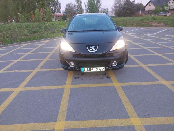 Black Peugeot 207 2007 in Vilnius, with an engine capacity of 1.56 L and mileage of 254 thousand km for 1500 €, photo 9 on AUTOMOTO.COM.LV