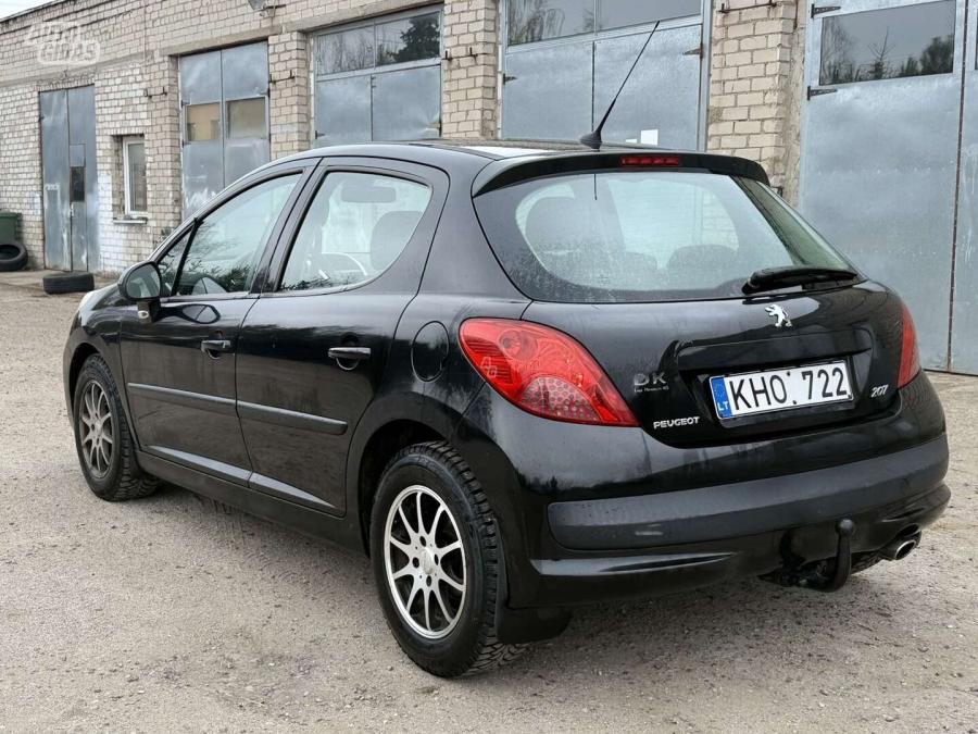 Black Peugeot 207 2007 in Silute, with an engine capacity of 1.60 L and mileage of 324 thousand km for 1100 €, photo 3 on AUTOMOTO.COM.LV
