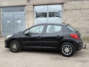 Black Peugeot 207 2007 in Silute, with an engine capacity of 1.60 L and mileage of 324 thousand km for 1100 €, photo 8 on AUTOMOTO.COM.LV