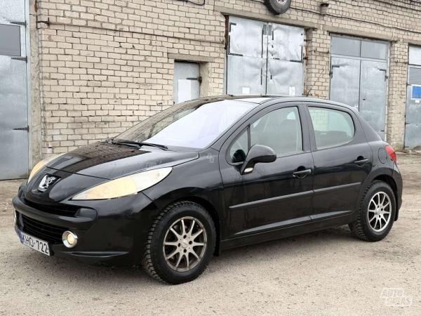 Black Peugeot 207 2007 in Silute, with an engine capacity of 1.60 L and mileage of 324 thousand km for 1050 €, photo 1 on AUTOMOTO.COM.LV
