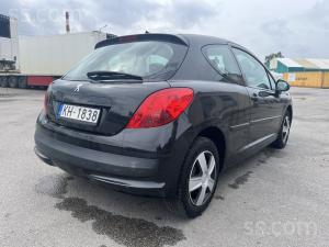 Melns Peugeot 207 2007 Rīga, ar dzinēja tilpumu 1.40 L un nobraukumu 230 tūkst. km par 500 €, foto 6 vietnē AUTOMOTO.COM.LV