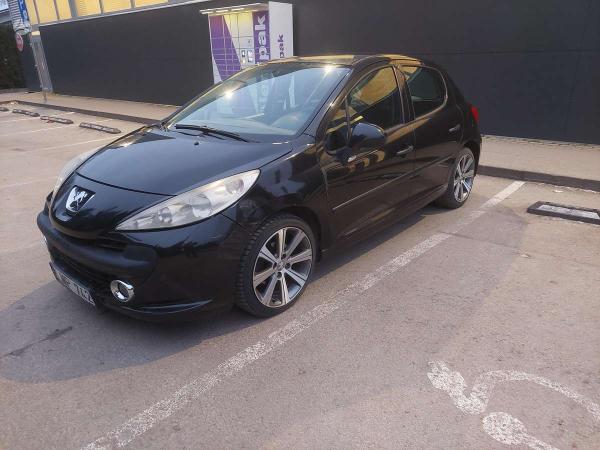 Black Peugeot 207 2007 in Vilnius, with an engine capacity of 1.60 L and mileage of 256 thousand km for 1150 €, photo 2 on AUTOMOTO.COM.LV