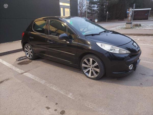 Black Peugeot 207 2007 in Vilnius, with an engine capacity of 1.60 L and mileage of 256 thousand km for 1150 €, photo 4 on AUTOMOTO.COM.LV