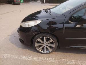 Black Peugeot 207 2007 in Vilnius, with an engine capacity of 1.60 L and mileage of 256 thousand km for 1150 €, photo 6 on AUTOMOTO.COM.LV